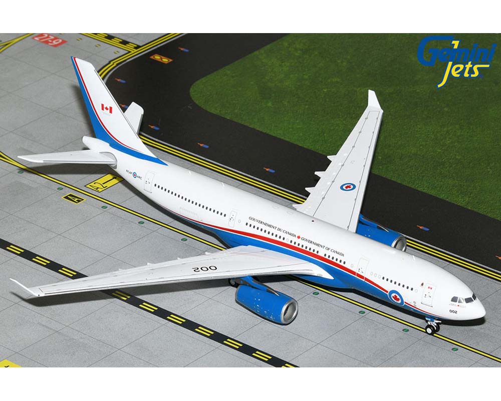 www.JetCollector.com: RCAF CC-330 Husky VIP Aircraft 330002 1:200 Scale ...