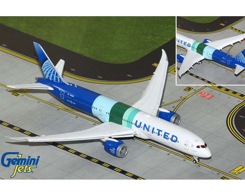 www.JetCollector.com: United Airlines B787-9 "The Future is SAF" w ...