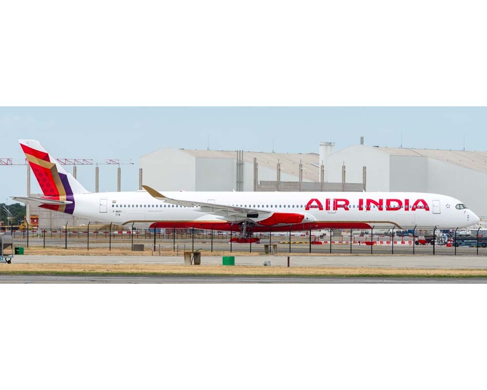 www.JetCollector.com: Air India A350-1000XWB w/stand VT-JRO 1:200 Scale ...