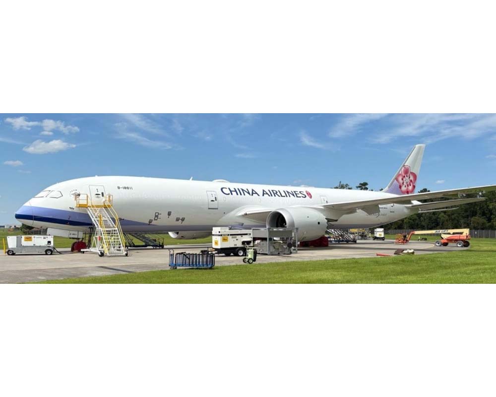 www.JetCollector.com: China Airlines B787-9 Flaps down, w/stand B-18811 ...
