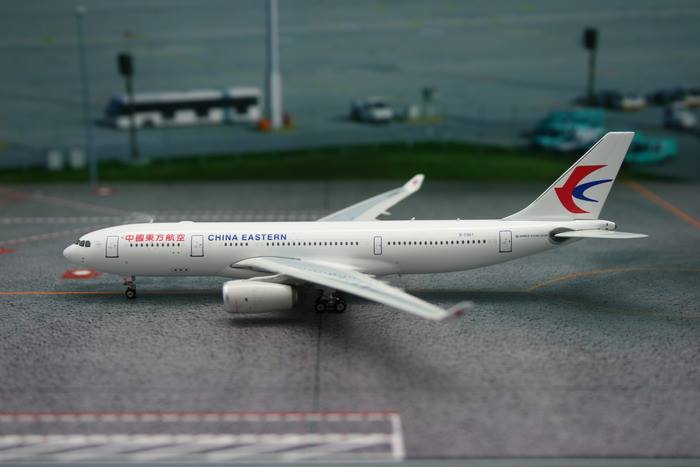 www.JetCollector.com: CHINA EASTERN A330-200 â New Liveryâ B-5961